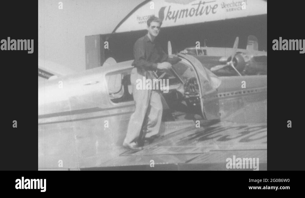 Airplane pilot 1950s Stock Videos & Footage - HD and 4K Video Clips - Alamy