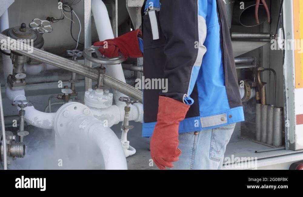 Worker turning valve Stock Videos & Footage - HD and 4K Video Clips - Alamy