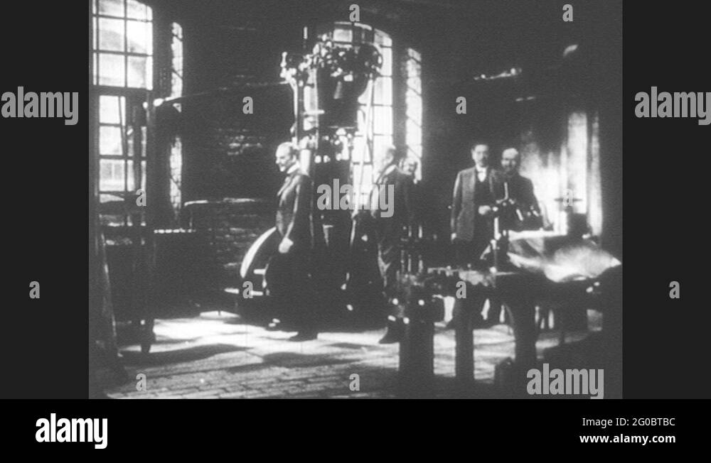 Compression room Stock Videos & Footage - HD and 4K Video Clips - Alamy