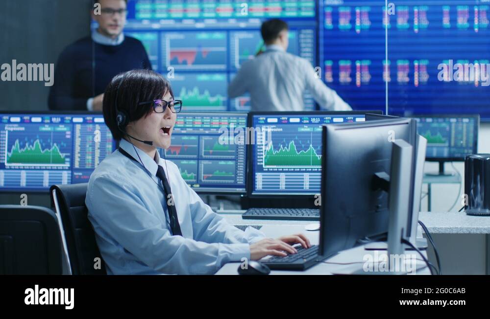 Operations operator Stock Videos & Footage - HD and 4K Video Clips - Alamy