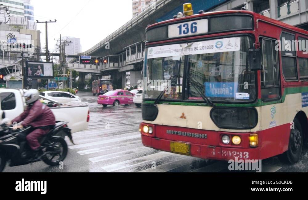 Slow bus Stock Videos & Footage - HD and 4K Video Clips - Alamy