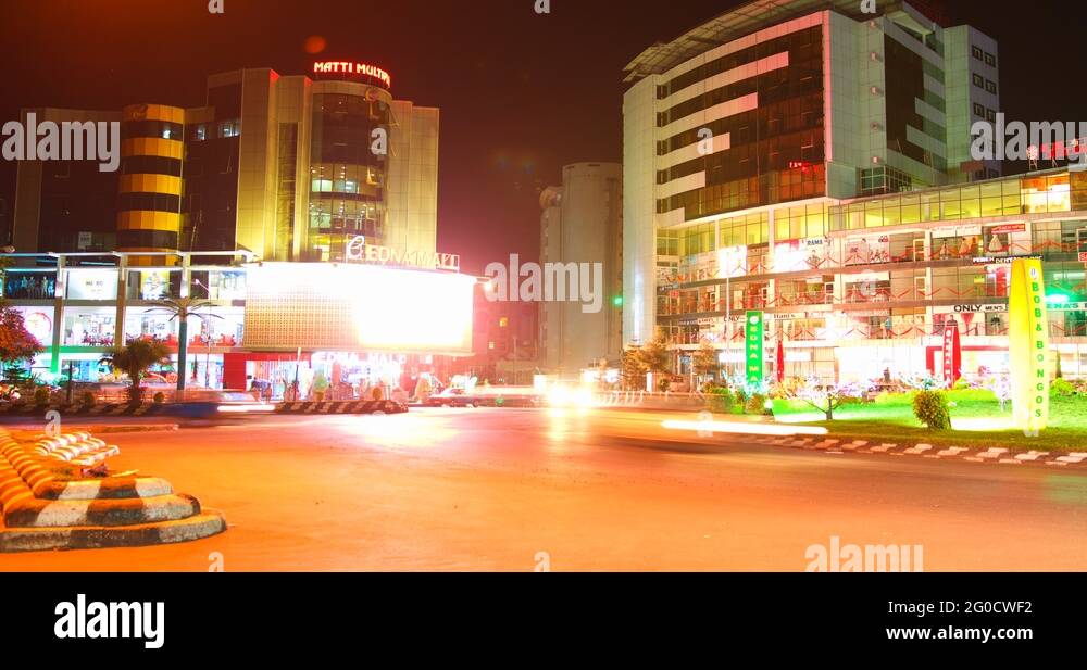 Edna mall Stock Videos & Footage - HD and 4K Video Clips - Alamy