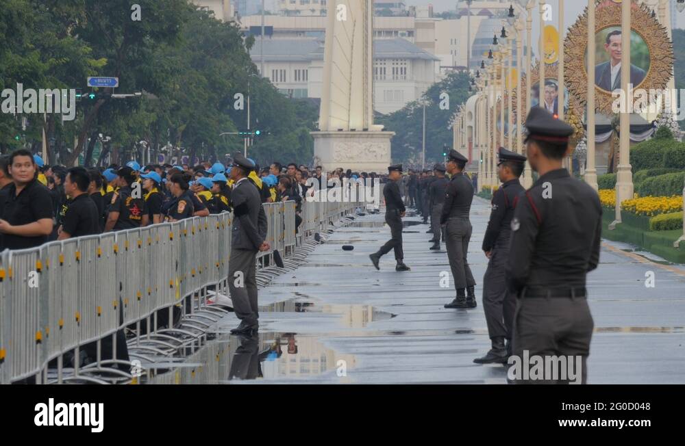 Mourning police Stock Videos & Footage - HD and 4K Video Clips - Alamy