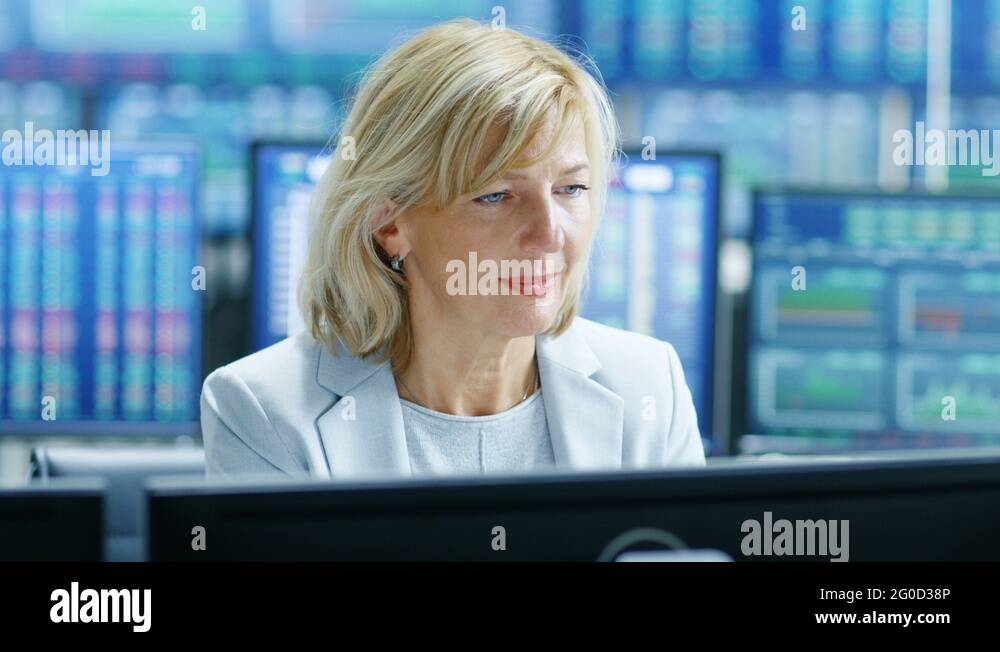 Female trader stock market Stock Videos & Footage - HD and 4K Video ...