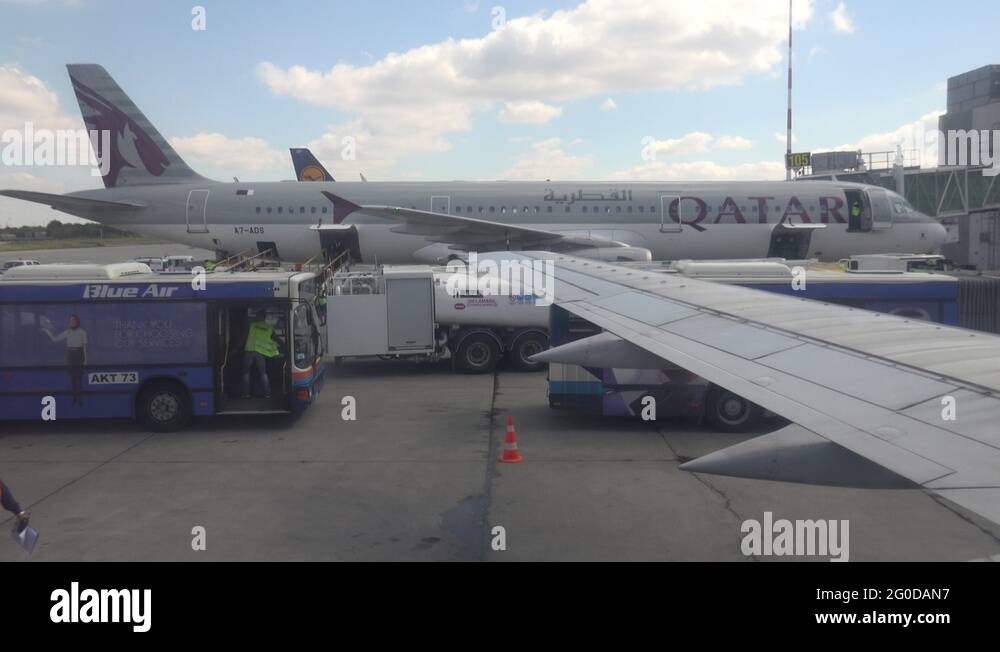 Baggage container Stock Videos & Footage - HD and 4K Video Clips - Alamy