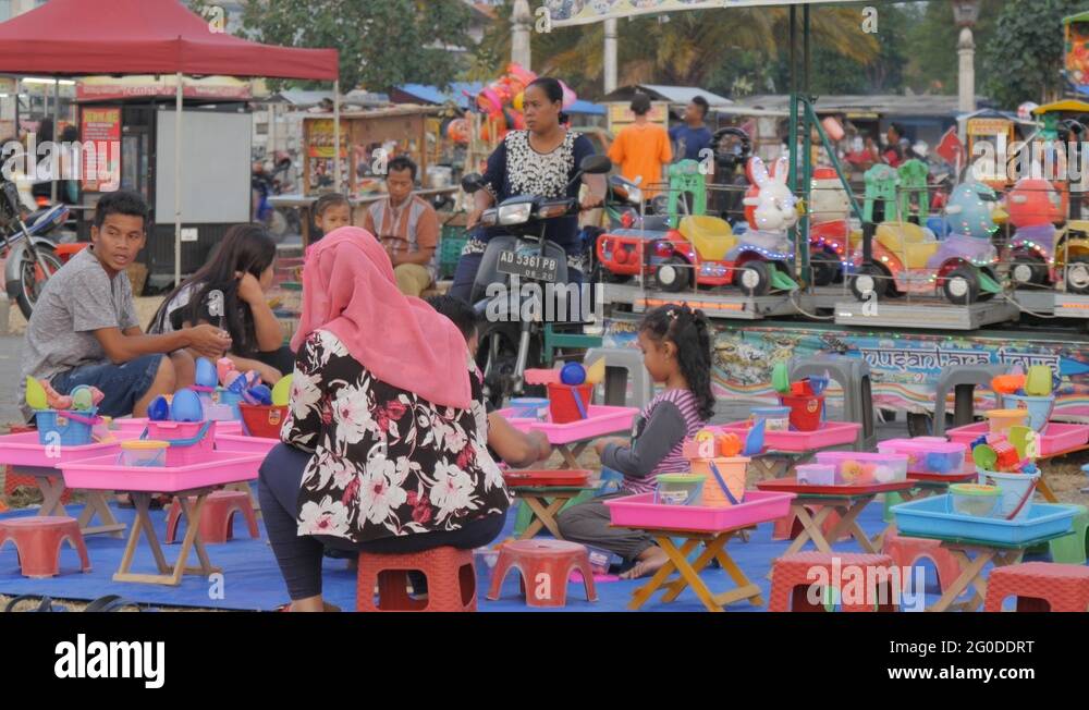 Java indonesia girl Stock Videos & Footage - HD and 4K Video Clips - Alamy