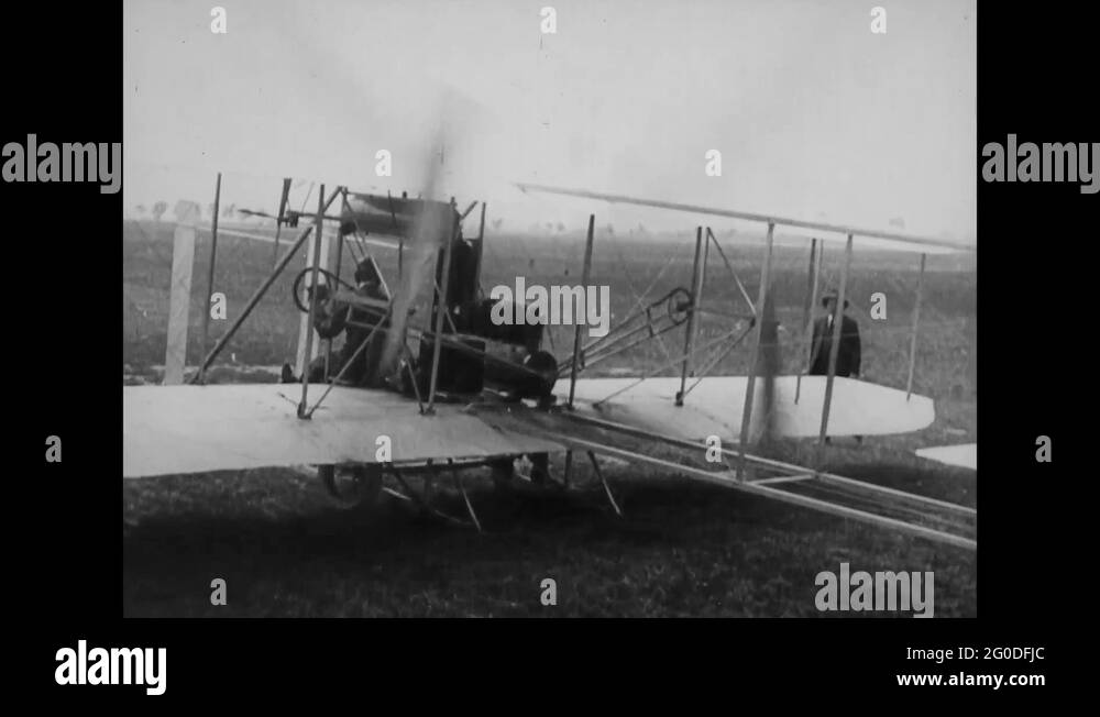 Ww1 biplane Stock Videos & Footage - HD and 4K Video Clips - Alamy