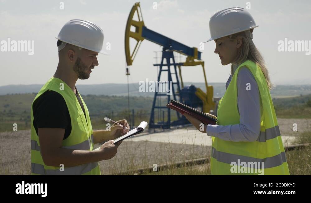 Engineer assistant Stock Videos & Footage - HD and 4K Video Clips - Alamy