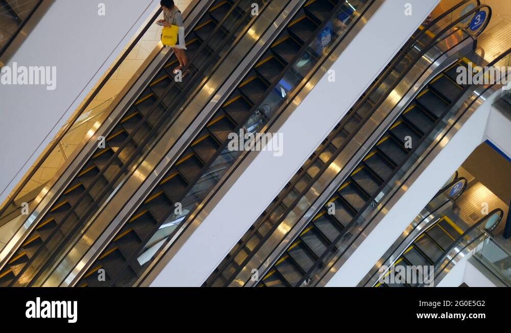 4K Time Lapse: People on Escalators in Big Shopping Mall Complex. Terminal 21 Stock Video ...