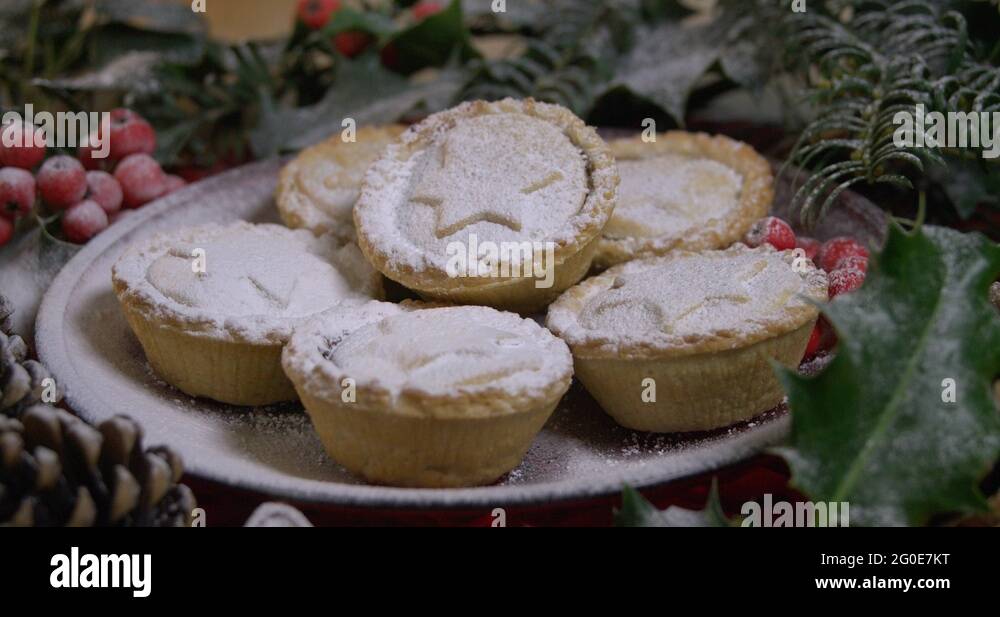 Plate of mince pies Stock Videos & Footage - HD and 4K Video Clips - Alamy