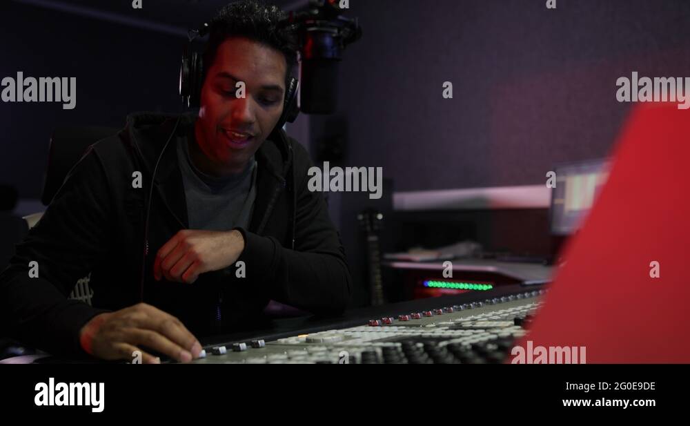 Dj studio room Stock Videos & Footage - HD and 4K Video Clips - Alamy