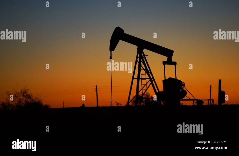 Wellhead pump jack Stock Videos & Footage - HD and 4K Video Clips - Alamy