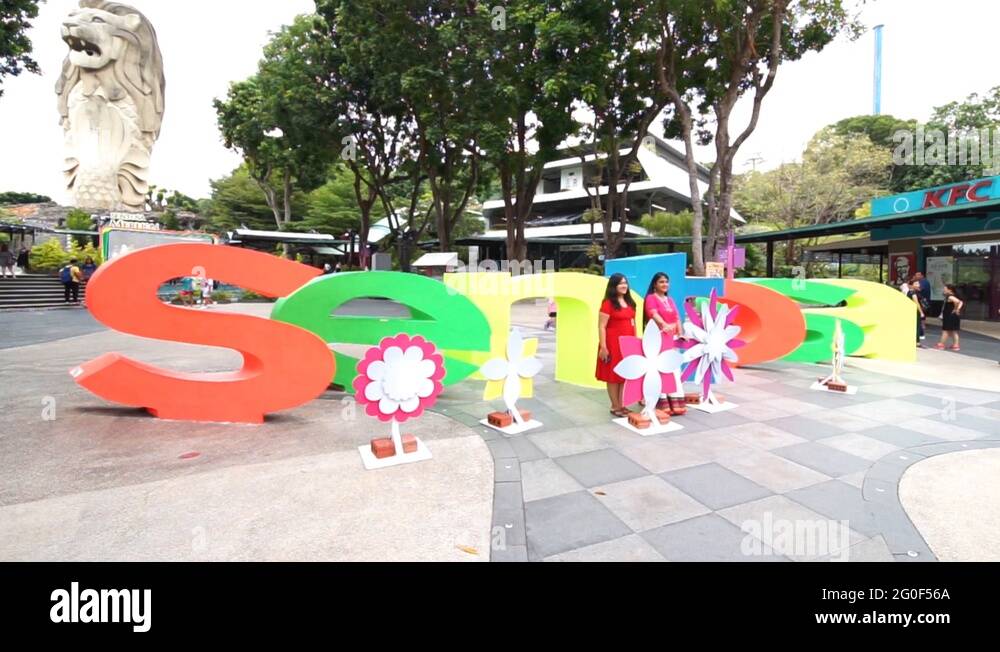 Lion statue sentosa merlion Stock Videos & Footage - HD and 4K Video ...