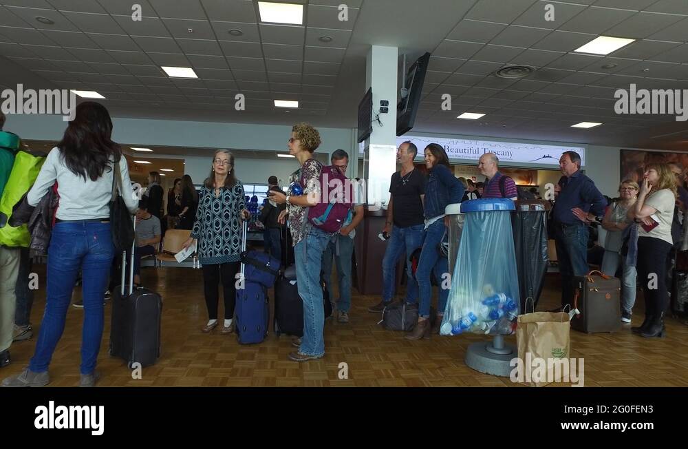 Que of people Stock Videos & Footage - HD and 4K Video Clips - Alamy