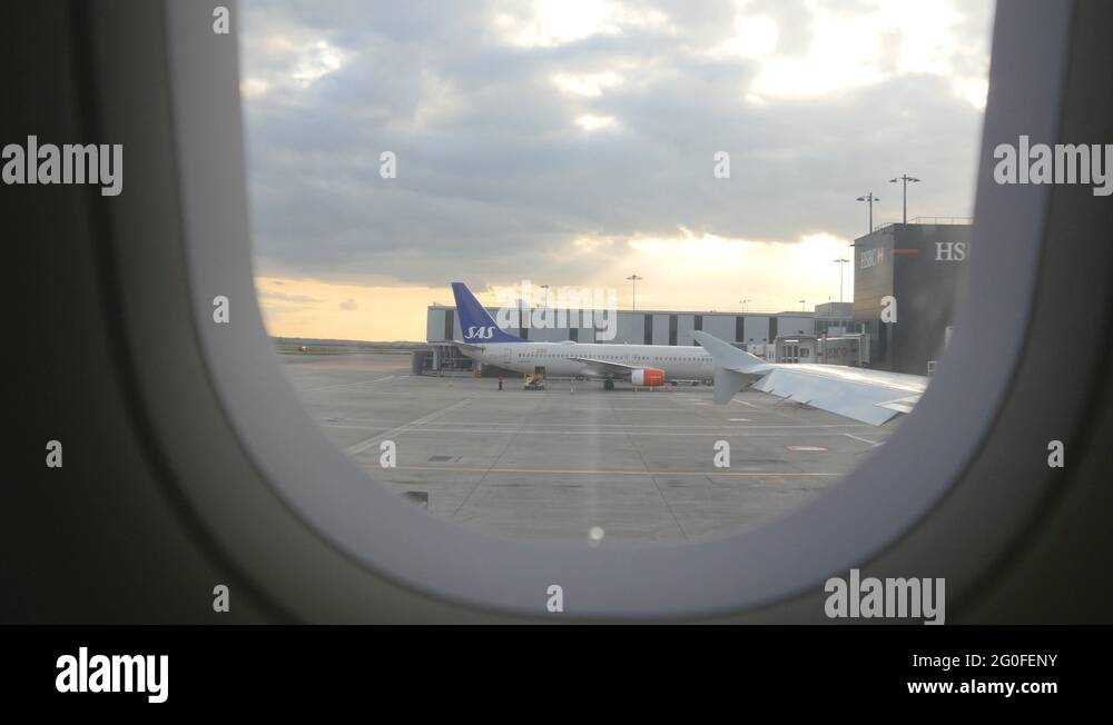 Cockpit plane uk Stock Videos & Footage - HD and 4K Video Clips - Alamy