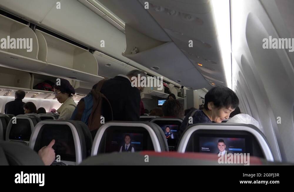 Boeing 777 cabin Stock Videos & Footage - HD and 4K Video Clips - Alamy