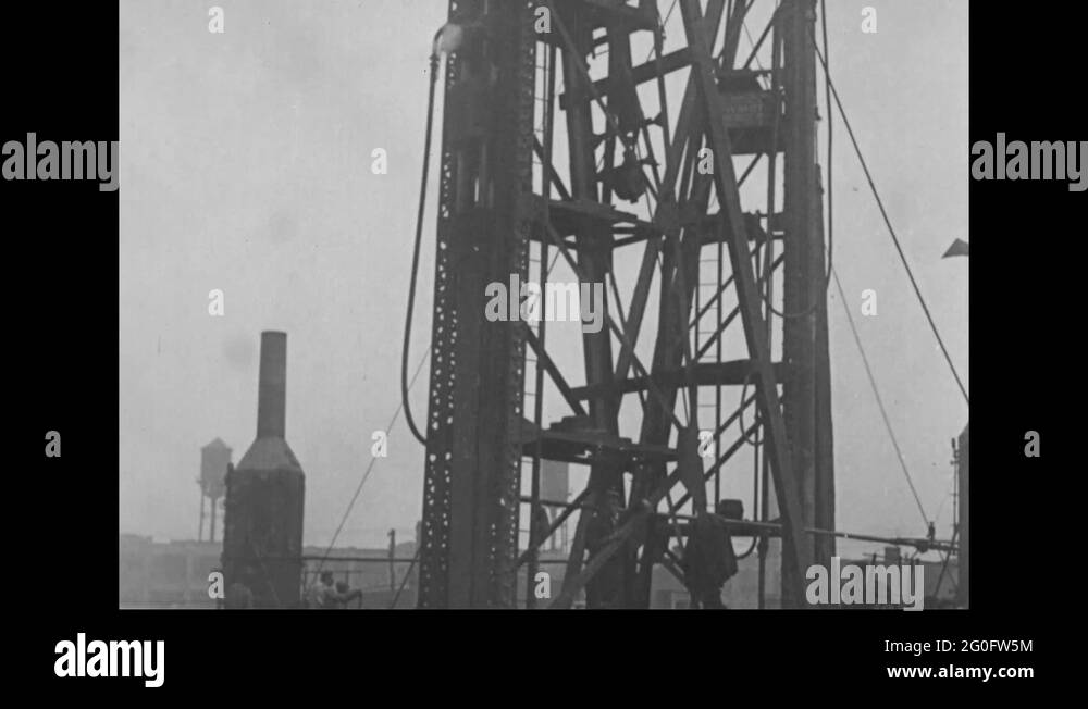 Derrick machinery Stock Videos & Footage - HD and 4K Video Clips - Alamy