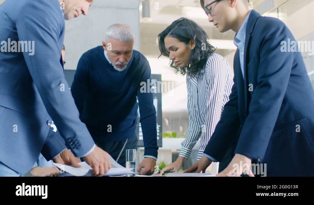 Group table discussion Stock Videos & Footage - HD and 4K Video Clips ...