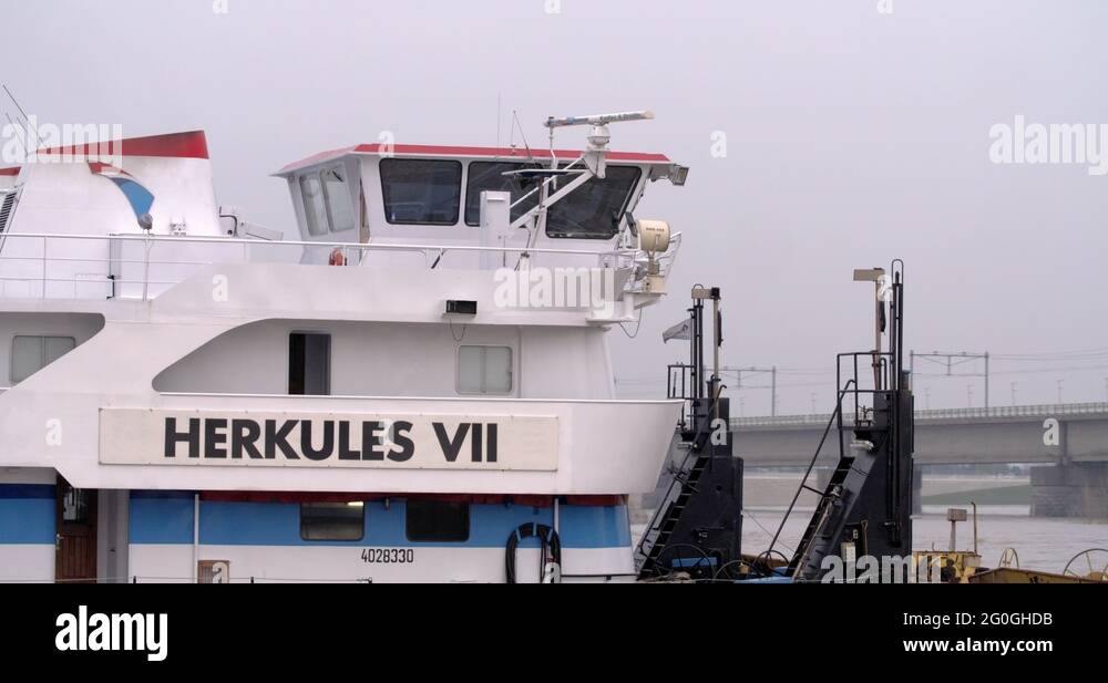 Pusher ship Stock Videos & Footage - HD and 4K Video Clips - Alamy