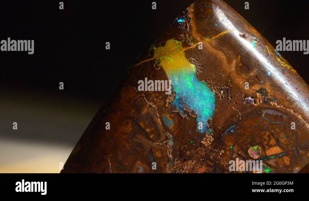 Iridescent opal Stock Videos & Footage - HD and 4K Video Clips - Alamy