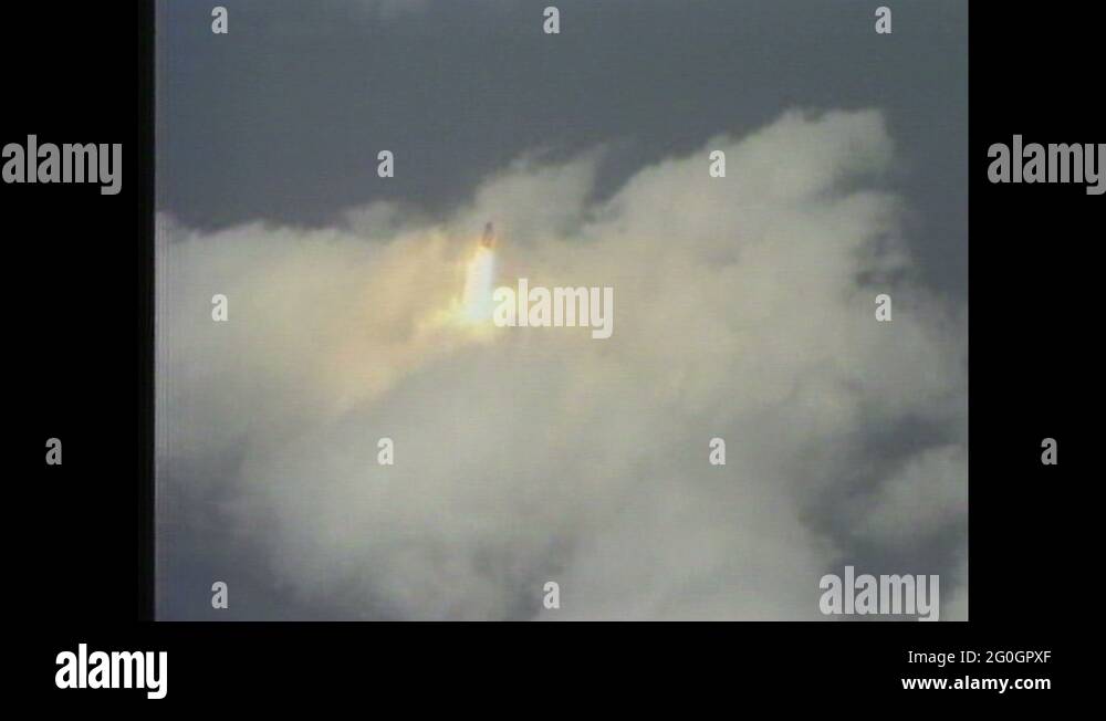 U2 plane Stock Videos & Footage - HD and 4K Video Clips - Alamy