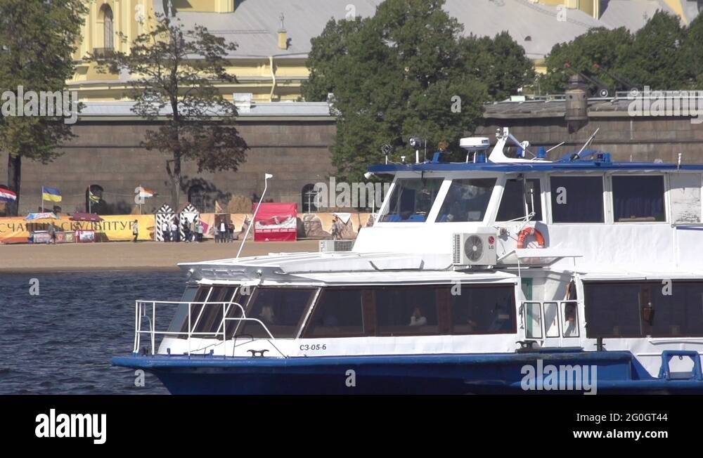 Admiralty flag Stock Videos & Footage - HD and 4K Video Clips - Alamy
