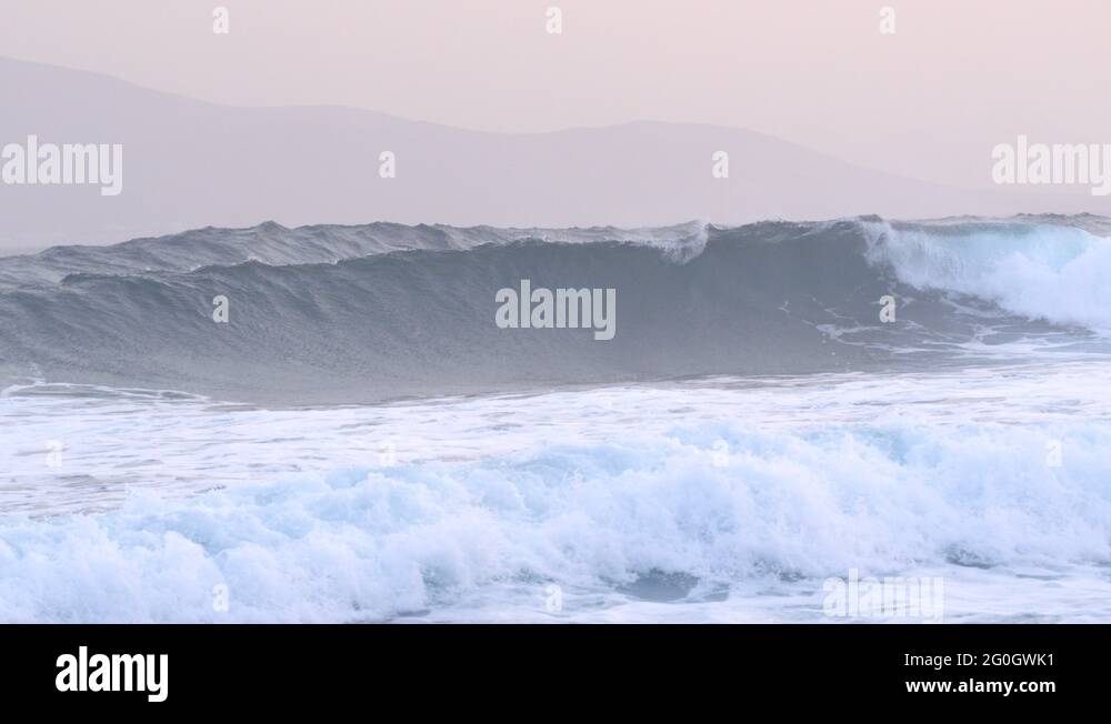 Tubing waves Stock Videos & Footage - HD and 4K Video Clips - Alamy