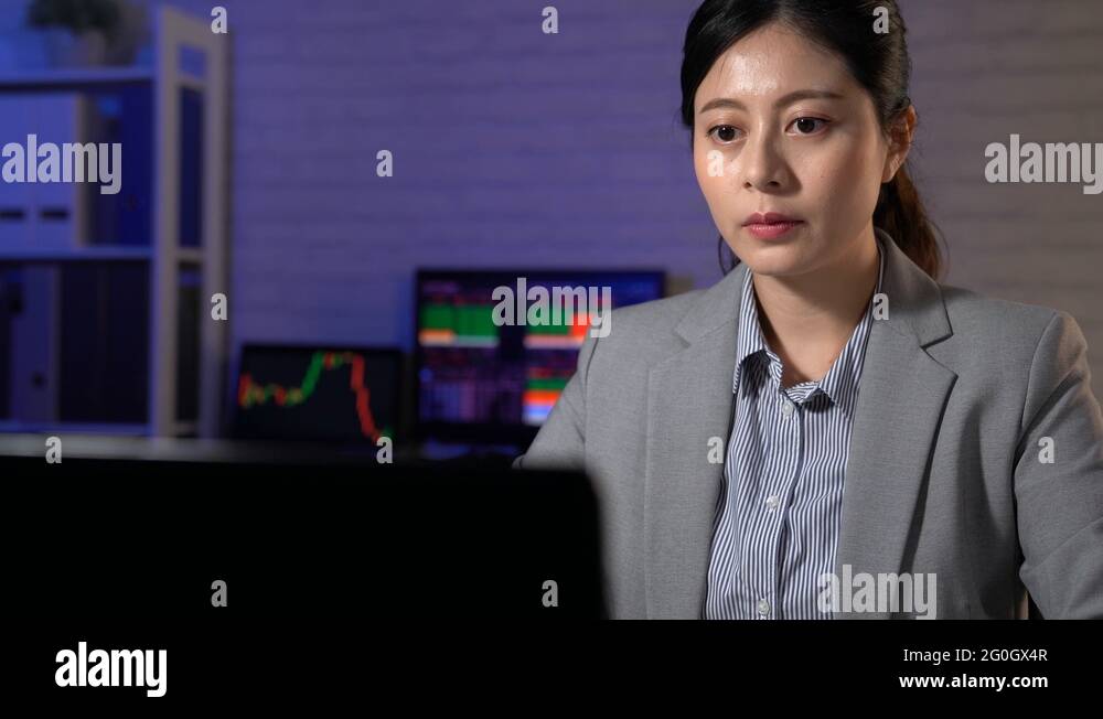 Stock analysts Stock Videos & Footage - HD and 4K Video Clips - Alamy
