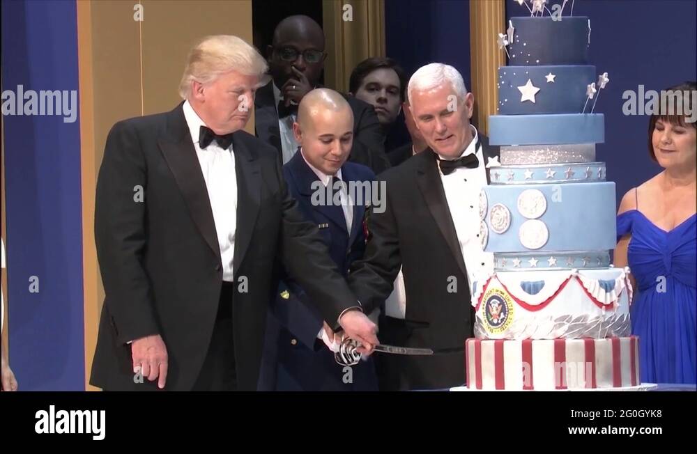 Donald Trump greeting and cutting cake at the 45th inauguration - 2017 ...