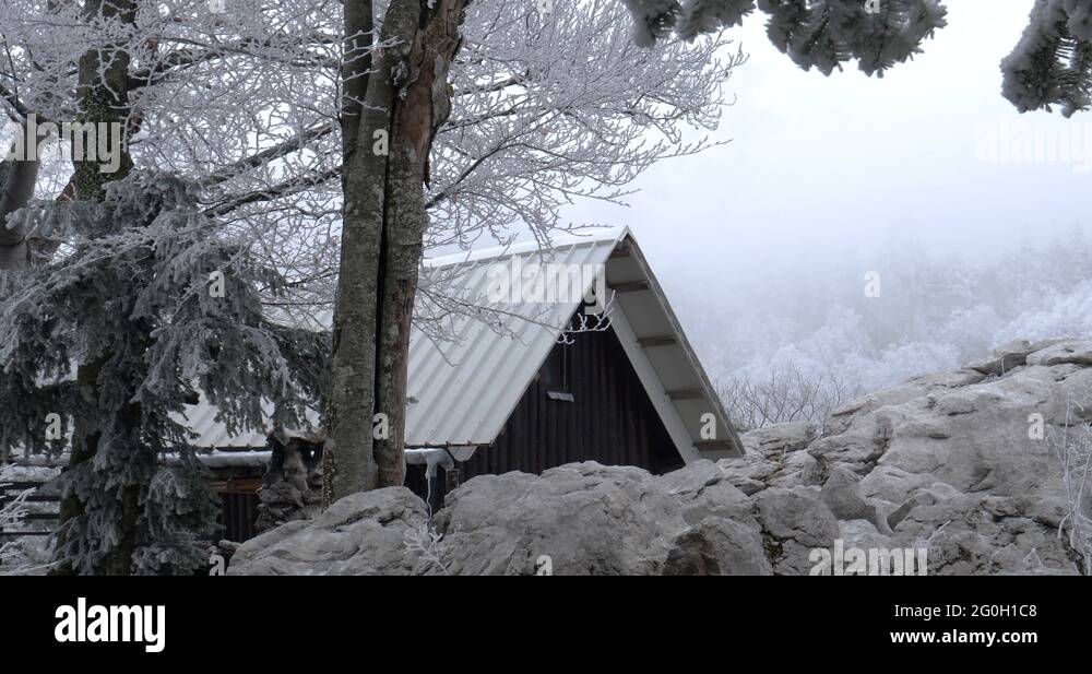 Ice frozen cabin Stock Videos & Footage - HD and 4K Video Clips - Alamy