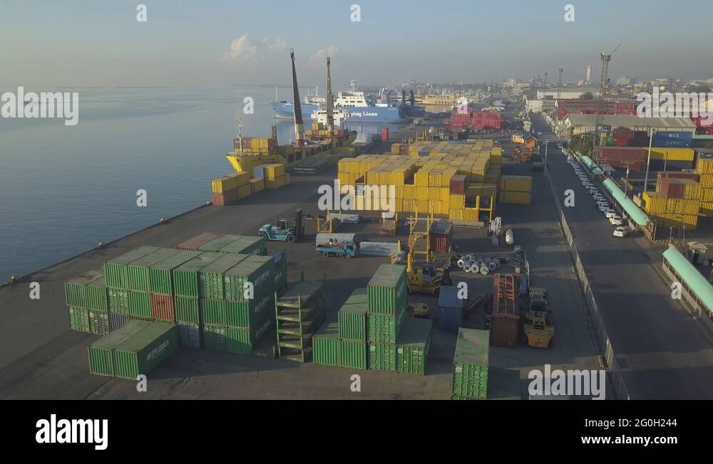 Loading on ship Stock Videos & Footage - HD and 4K Video Clips - Alamy