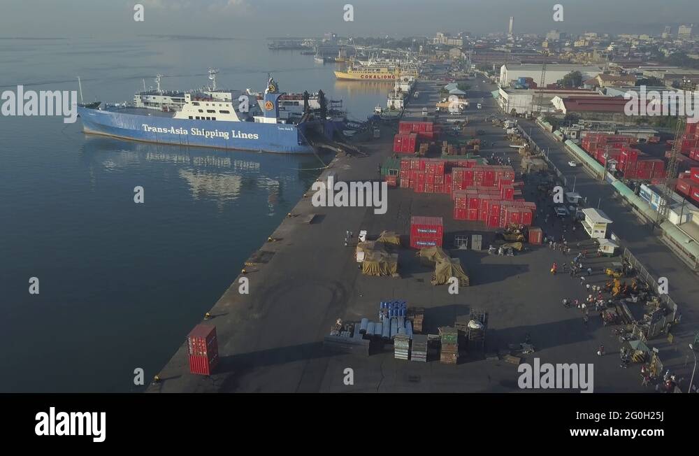 Red containers Stock Videos & Footage - HD and 4K Video Clips - Alamy