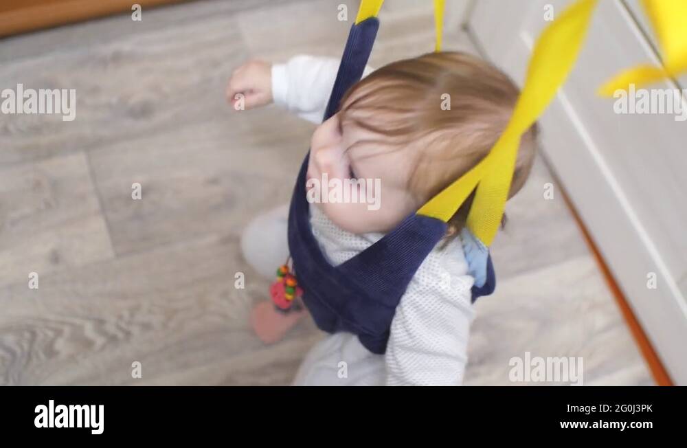 Baby jumping Stock Videos & Footage - HD and 4K Video Clips - Alamy