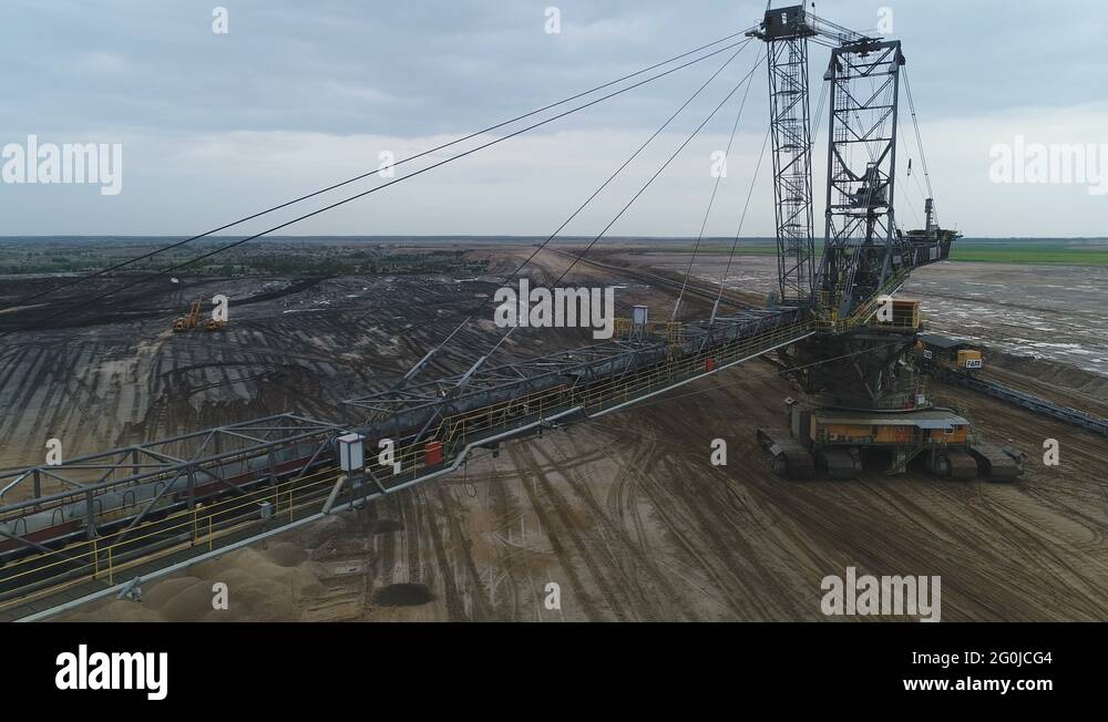 Coal digging machine Stock Videos & Footage - HD and 4K Video Clips - Alamy