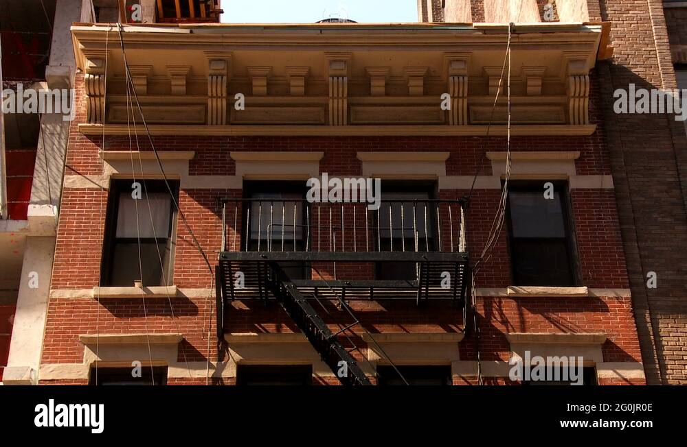 Old brownstone Stock Videos & Footage - HD and 4K Video Clips - Alamy