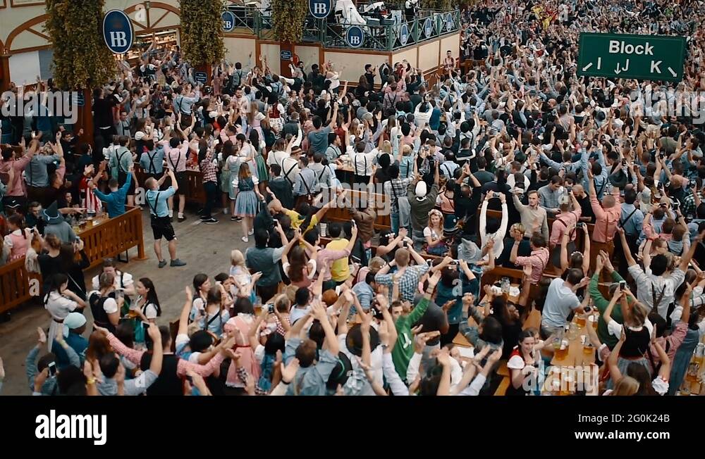 Crowd chanting Stock Videos & Footage - HD and 4K Video Clips - Alamy