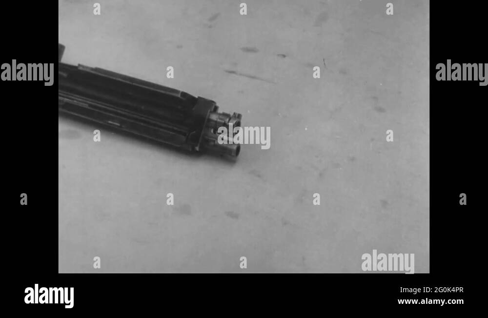 Video demonstrates the parts and assembly of Lewis gun - 1914 Stock ...