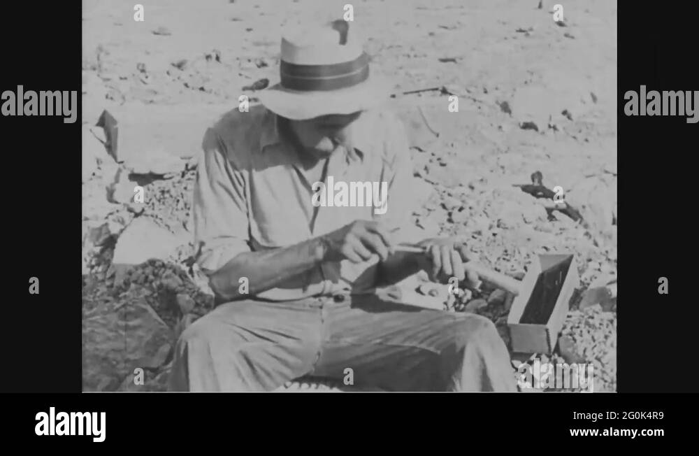 Worker assembles dynamite at Wheeler dam construction site - 1936 Stock ...