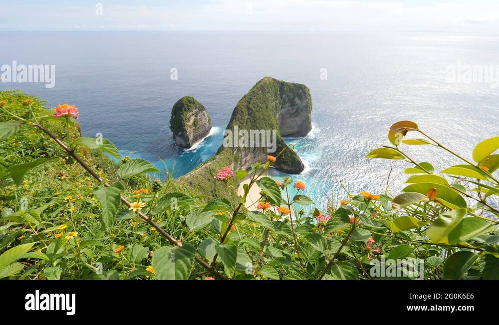 Amazing View from Cliff at Famous Kelingking Beach in Nusa Penida ...