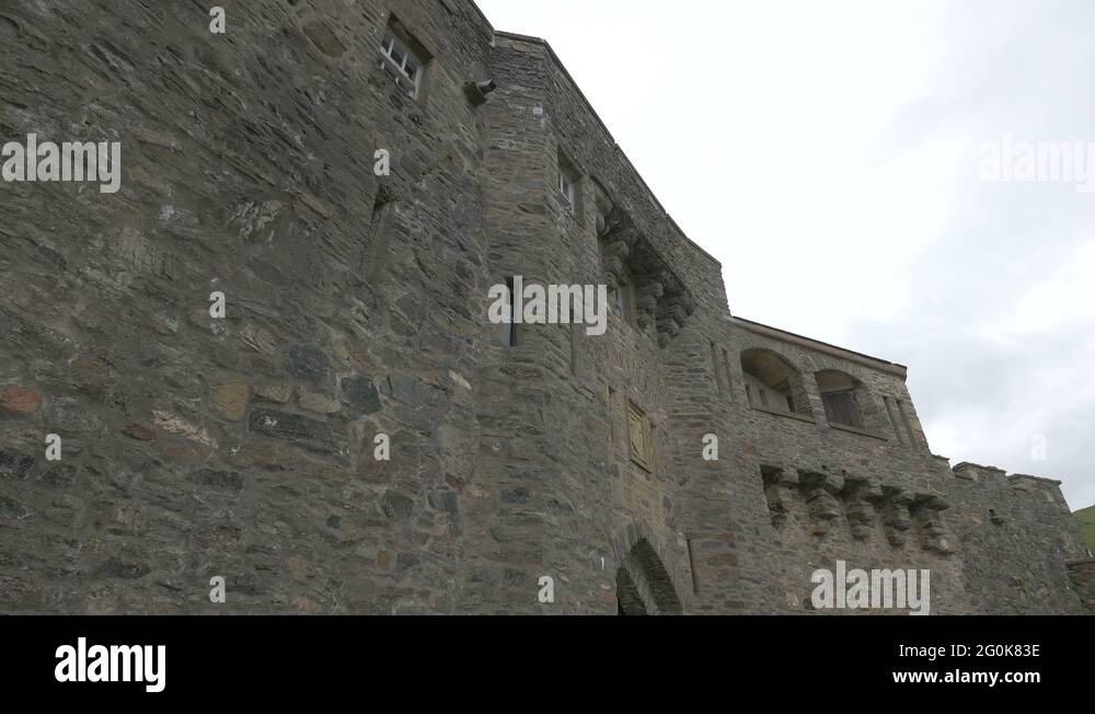 Castle wall entrance Stock Videos & Footage - HD and 4K Video Clips - Alamy