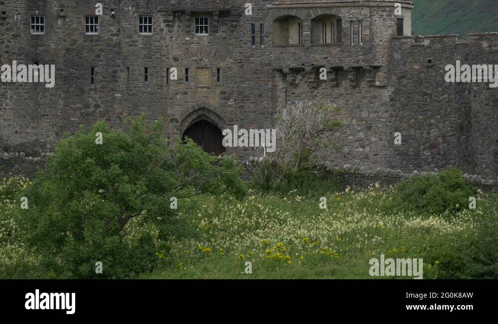 Castle main gate Stock Videos & Footage - HD and 4K Video Clips - Alamy