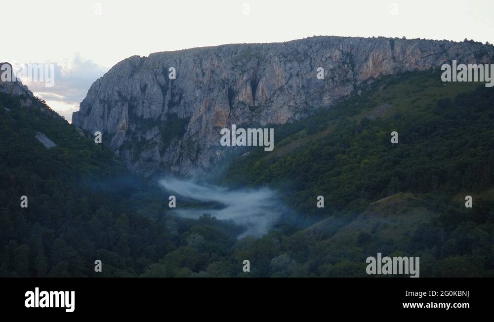 Massifs Stock Videos & Footage - HD and 4K Video Clips - Alamy
