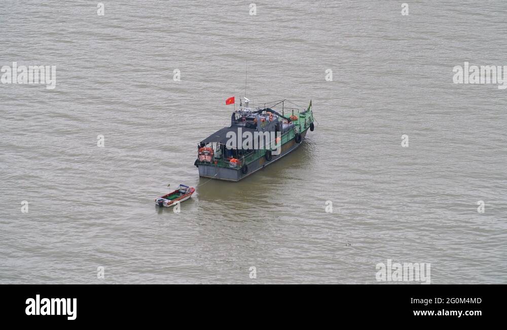 Da nang round boat Stock Videos & Footage - HD and 4K Video Clips - Alamy