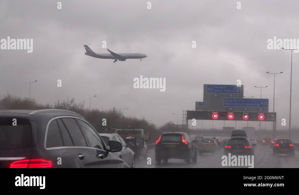 Aeroplane motorway Stock Videos & Footage - HD and 4K Video Clips - Alamy
