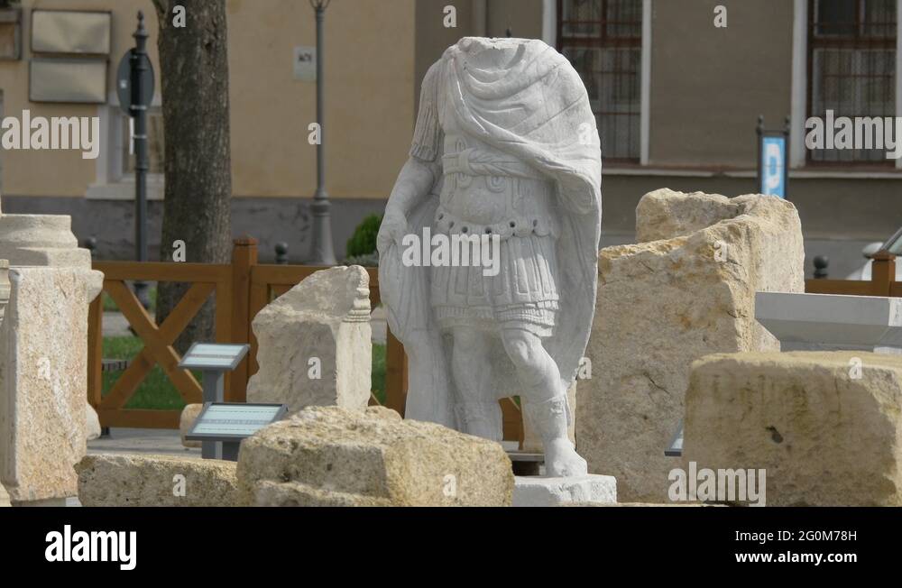 Statue headless man Stock Videos & Footage - HD and 4K Video Clips - Alamy