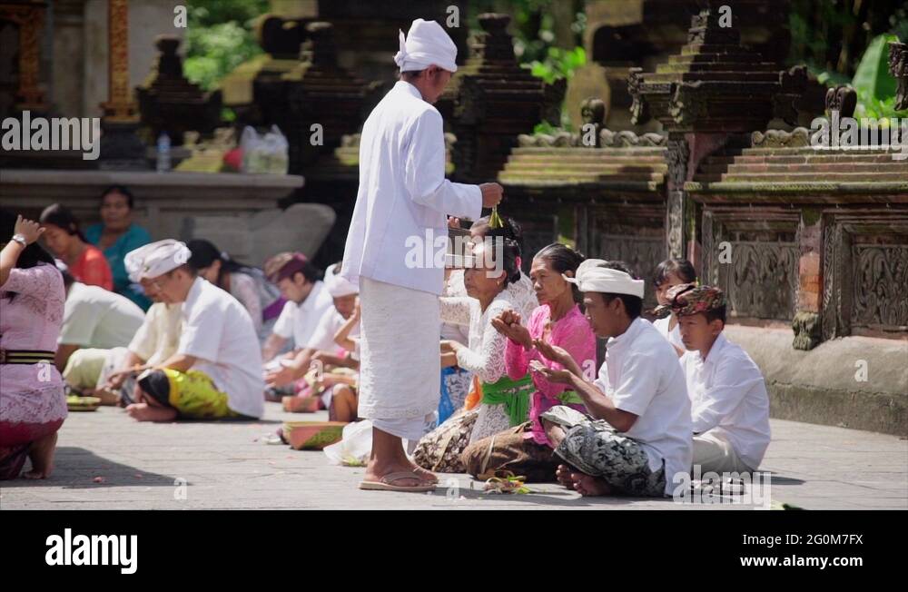 Balinese ritual march Stock Videos & Footage - HD and 4K Video Clips ...