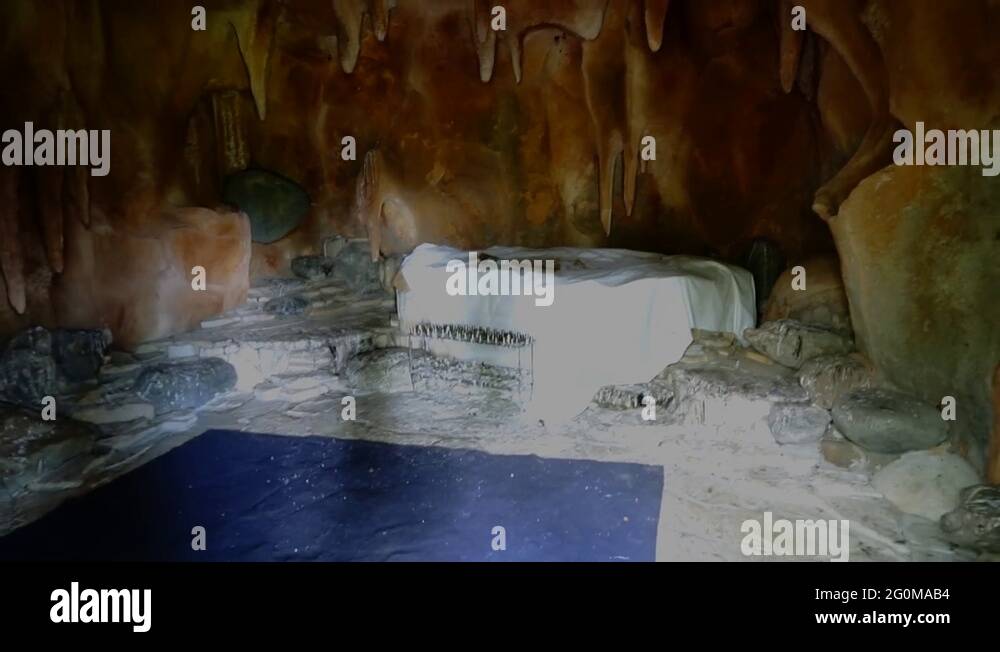 Jesus tomb statue Stock Videos & Footage - HD and 4K Video Clips - Alamy