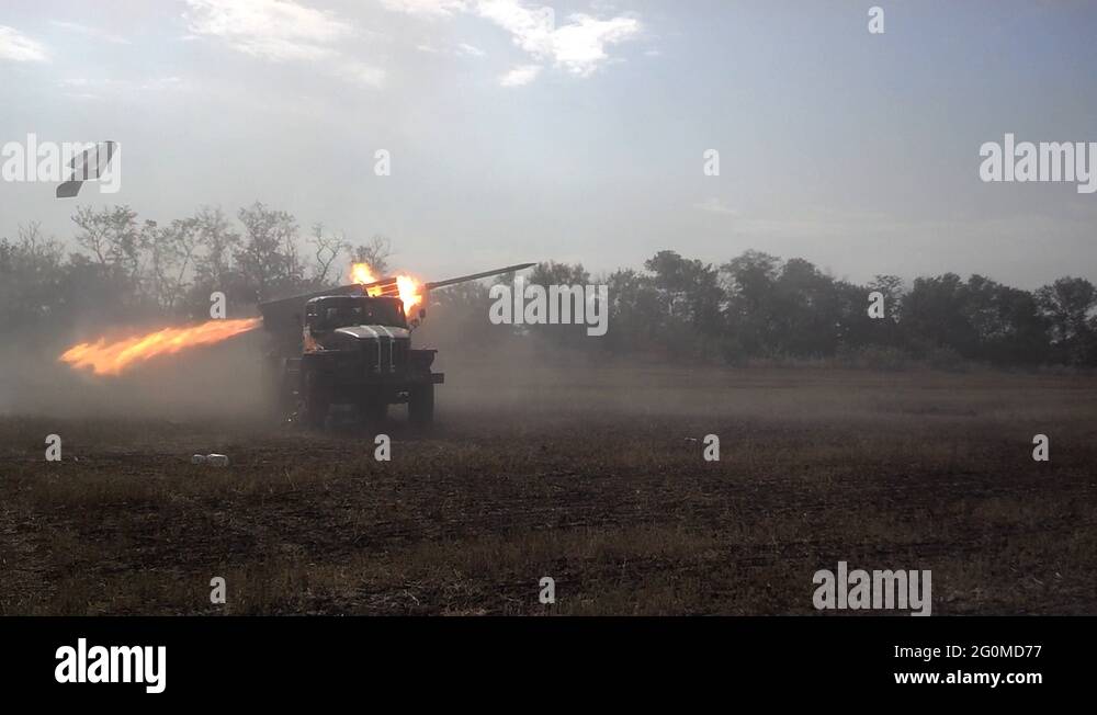 MLRS(Multiple Launch Rocket System) Firing Stock Video Footage - Alamy