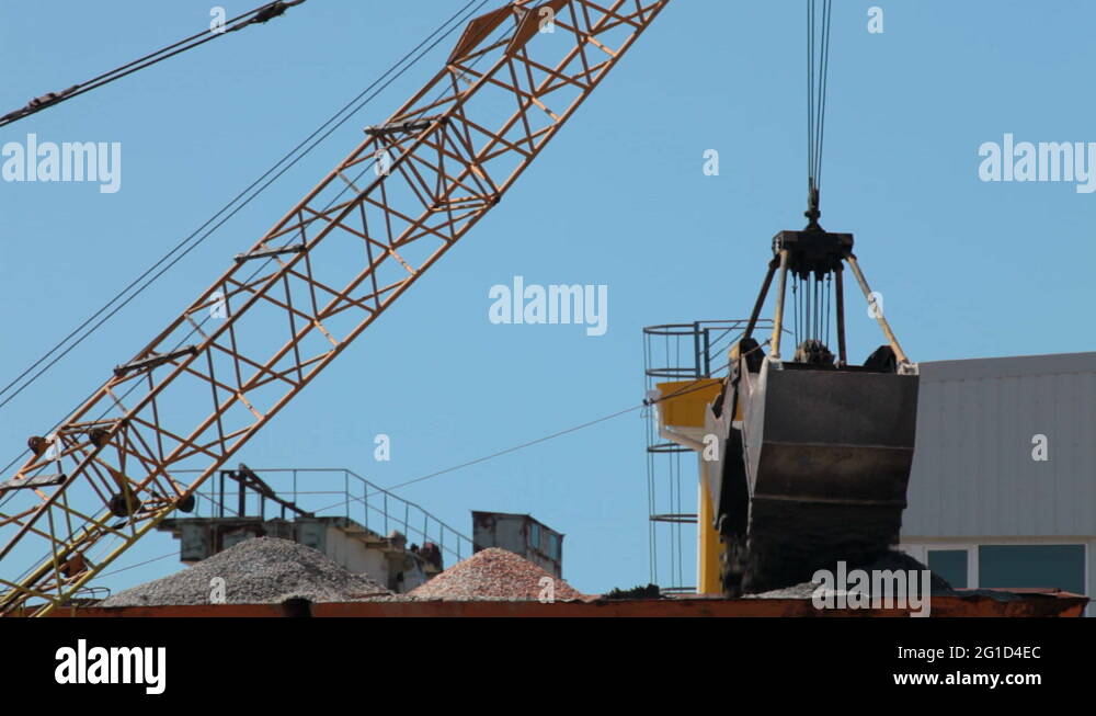 Crane bucket Stock Videos & Footage - HD and 4K Video Clips - Alamy