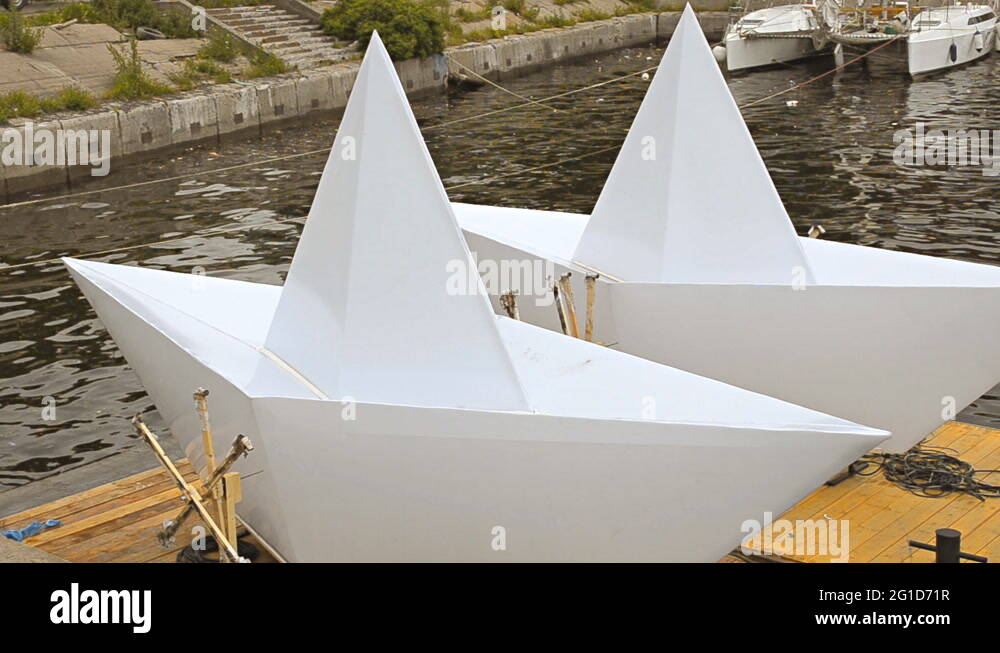 Scale paper Stock Videos & Footage - HD and 4K Video Clips - Alamy